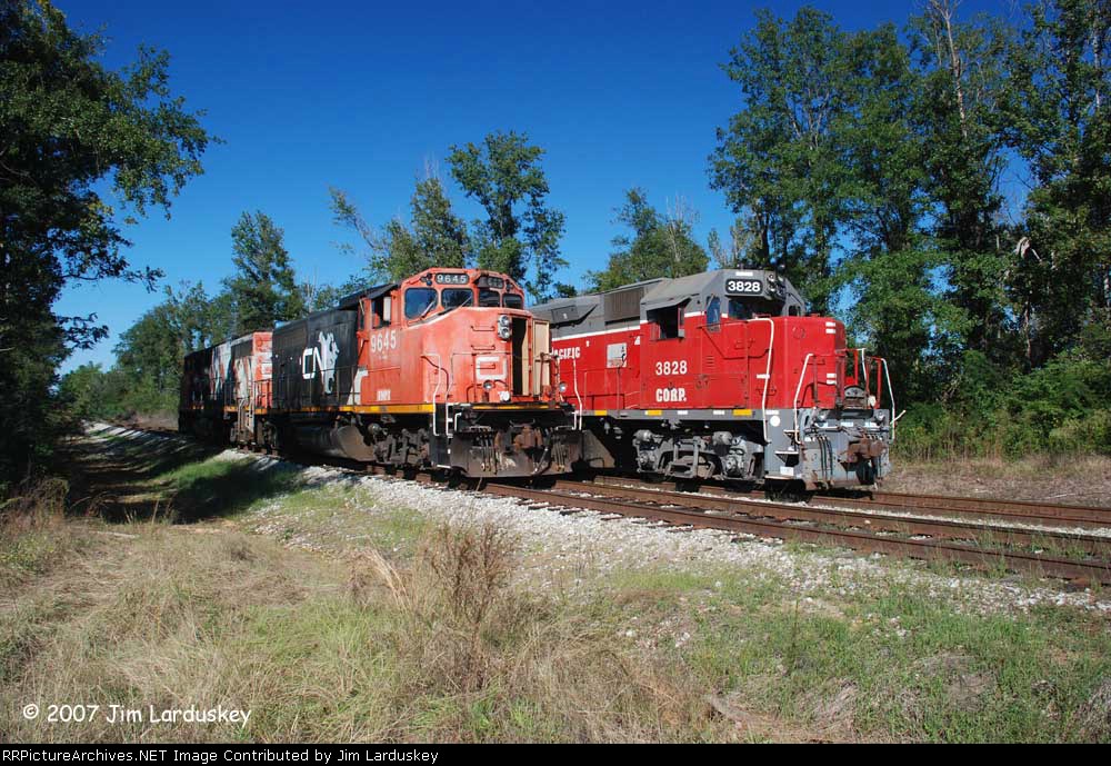 AGR 230 continues up the main to pick up the train brought down by the Atmore Turn (AGR 231)